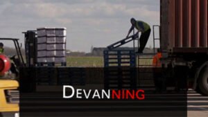 Devanning Meaning: What It Is and How It Works